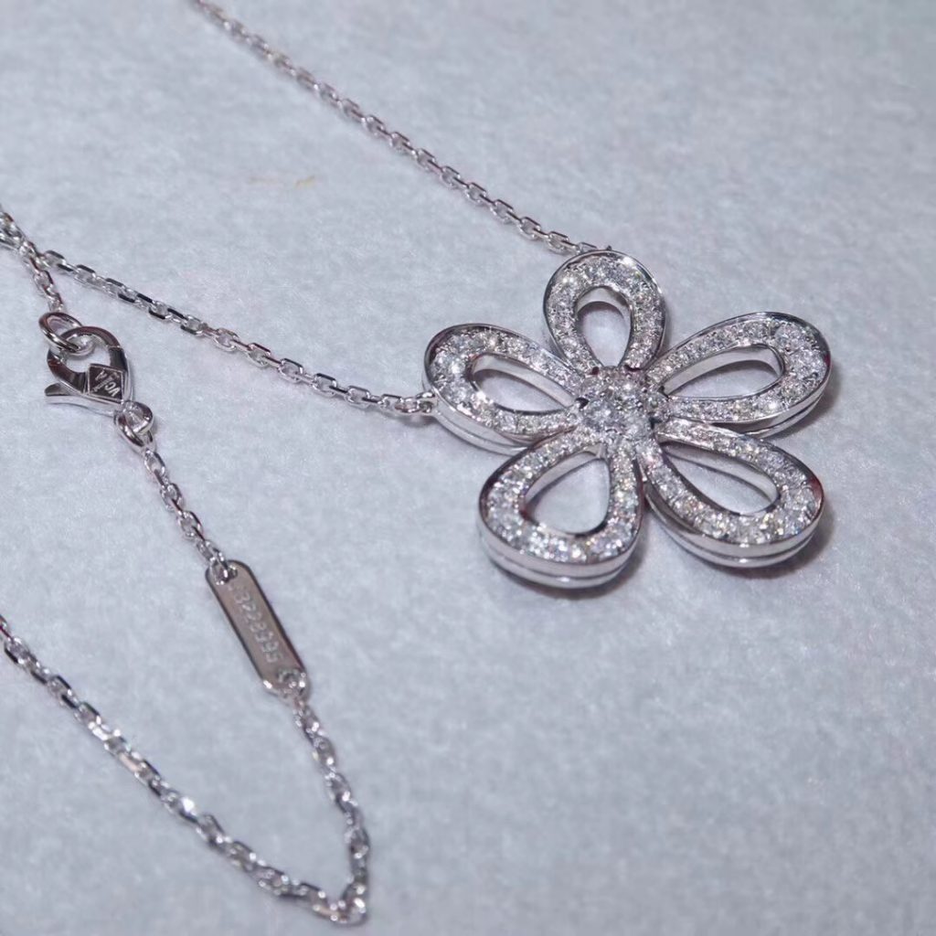 Van Cleef & Arpels Flowerlace pendant - International Brand Replica ...